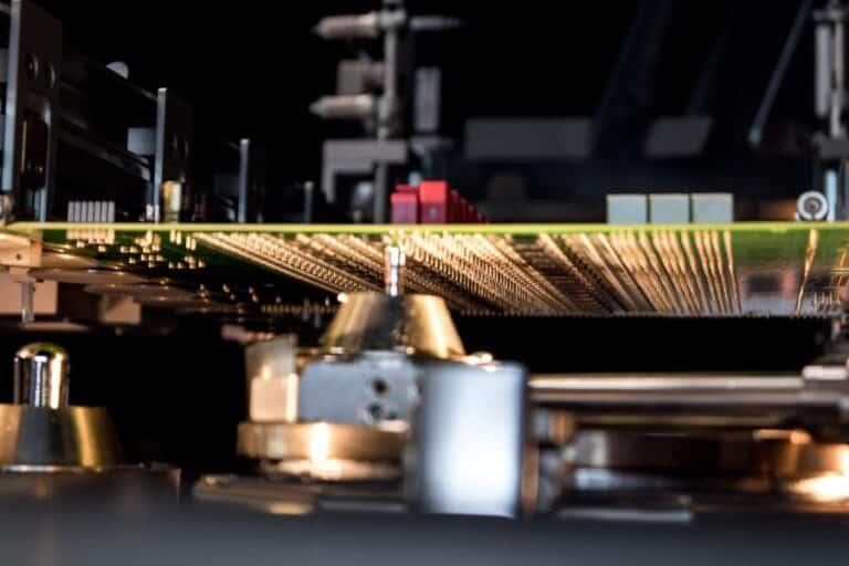 Selective Wave Soldering for Through-hole PCB Assembly Guidelines - JHYPCB