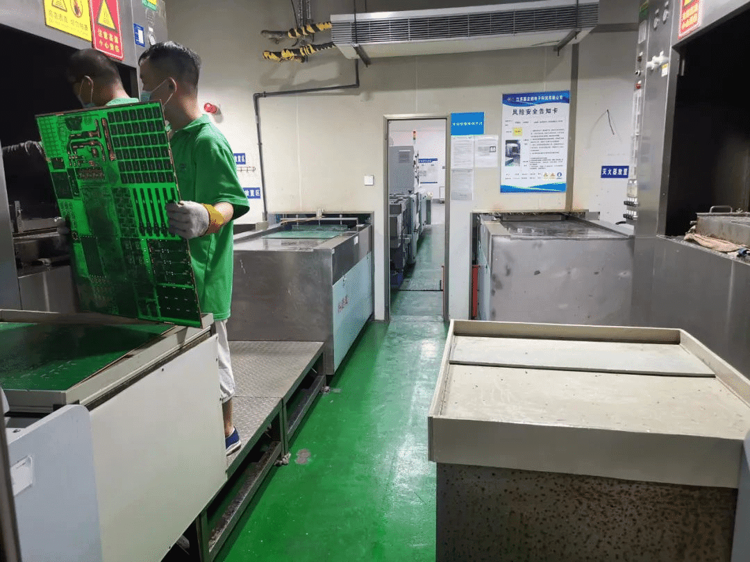 PCB Manufacturing Process Part 4: Solder Mask, Silkscreen, Surface ...